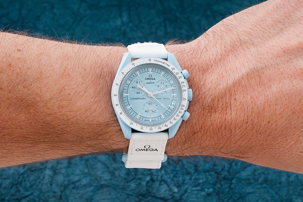 Swatch Omega Moonswatch Uranus Watch Review SO33L100